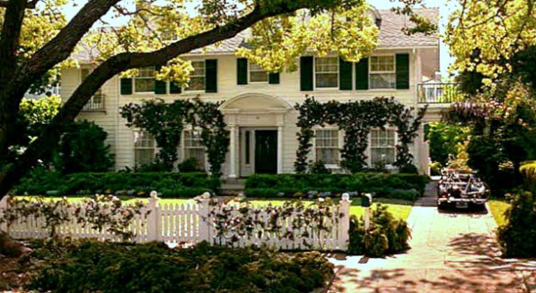 The Ultimate Movie List for Old House Lovers - readmorehouse.com